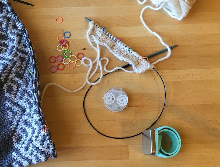 Using Stitch Markers and Row Counters – Cushion of Joy