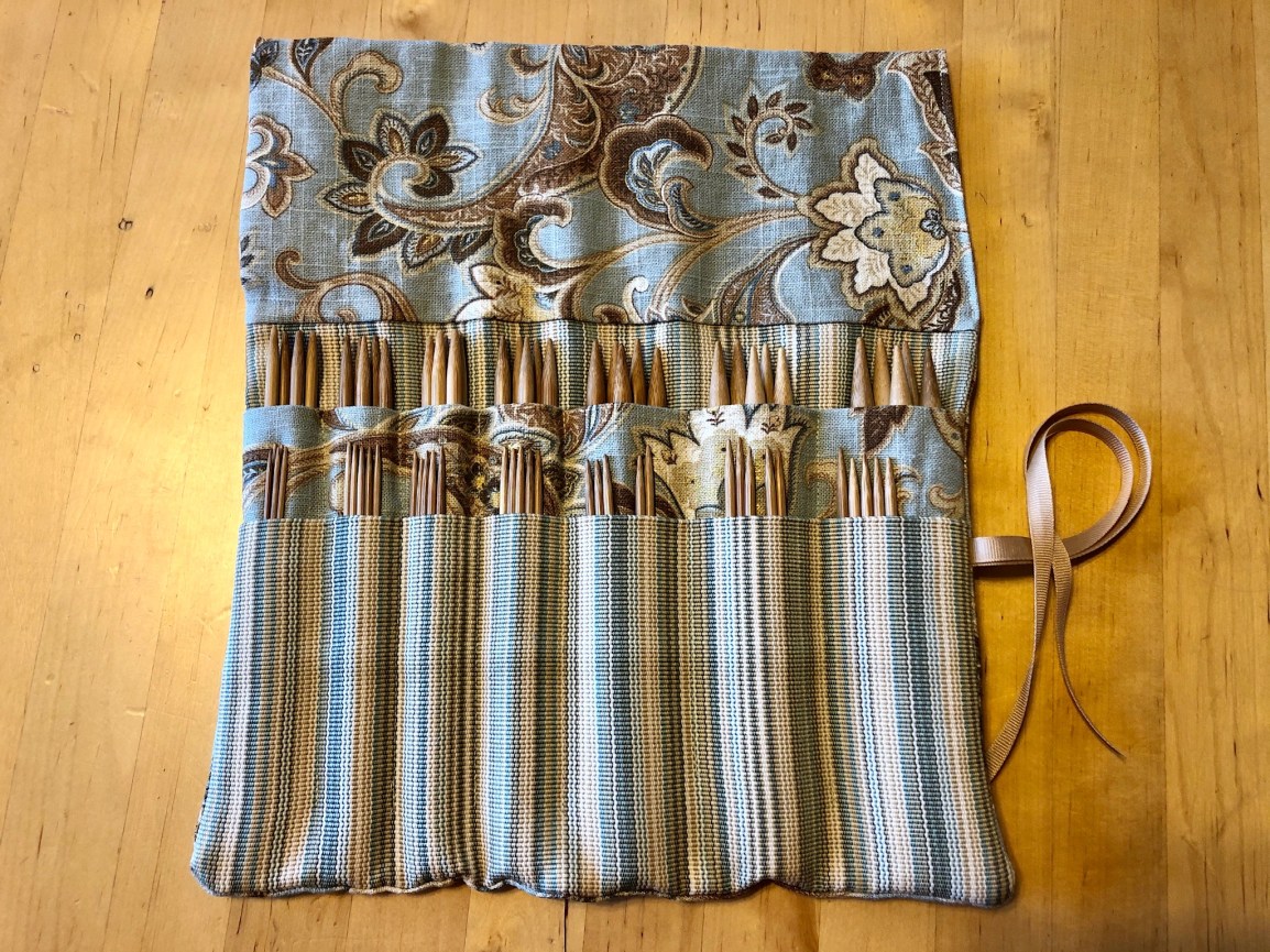 How to Knit with DPNS (and avoid common problems) – Cushion of Joy