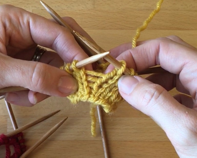 How to Knit with DPNS (and avoid common problems) – Cushion of Joy